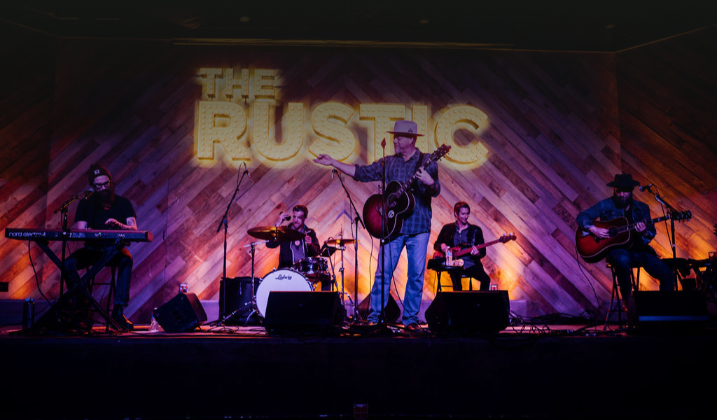 Houston Uptown Parks Live Music Restaurant & Bar | The Rustic